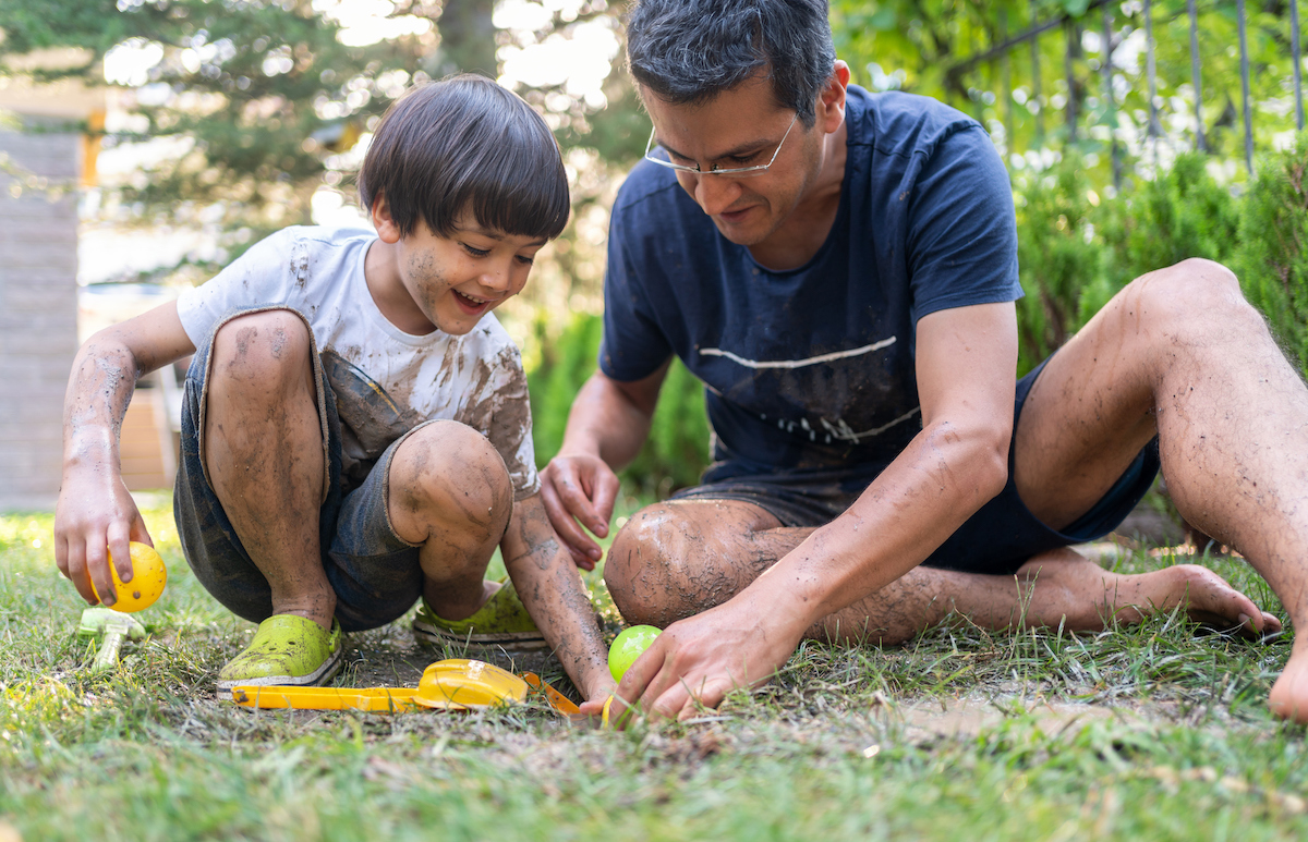 12 Big Reasons Why Playing In the Dirt Is a Good Thing